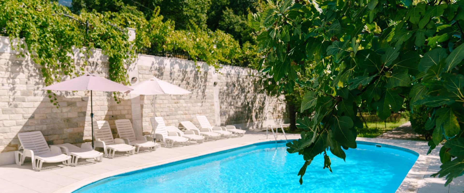 Why Do Custom Home Builders Recommend Pool Fencing For Every New Home On The Sunshine Coast?